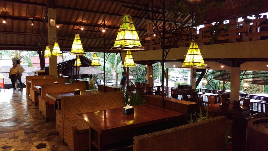 De’ Leuit Bogor – Restoran Sunda Autentik